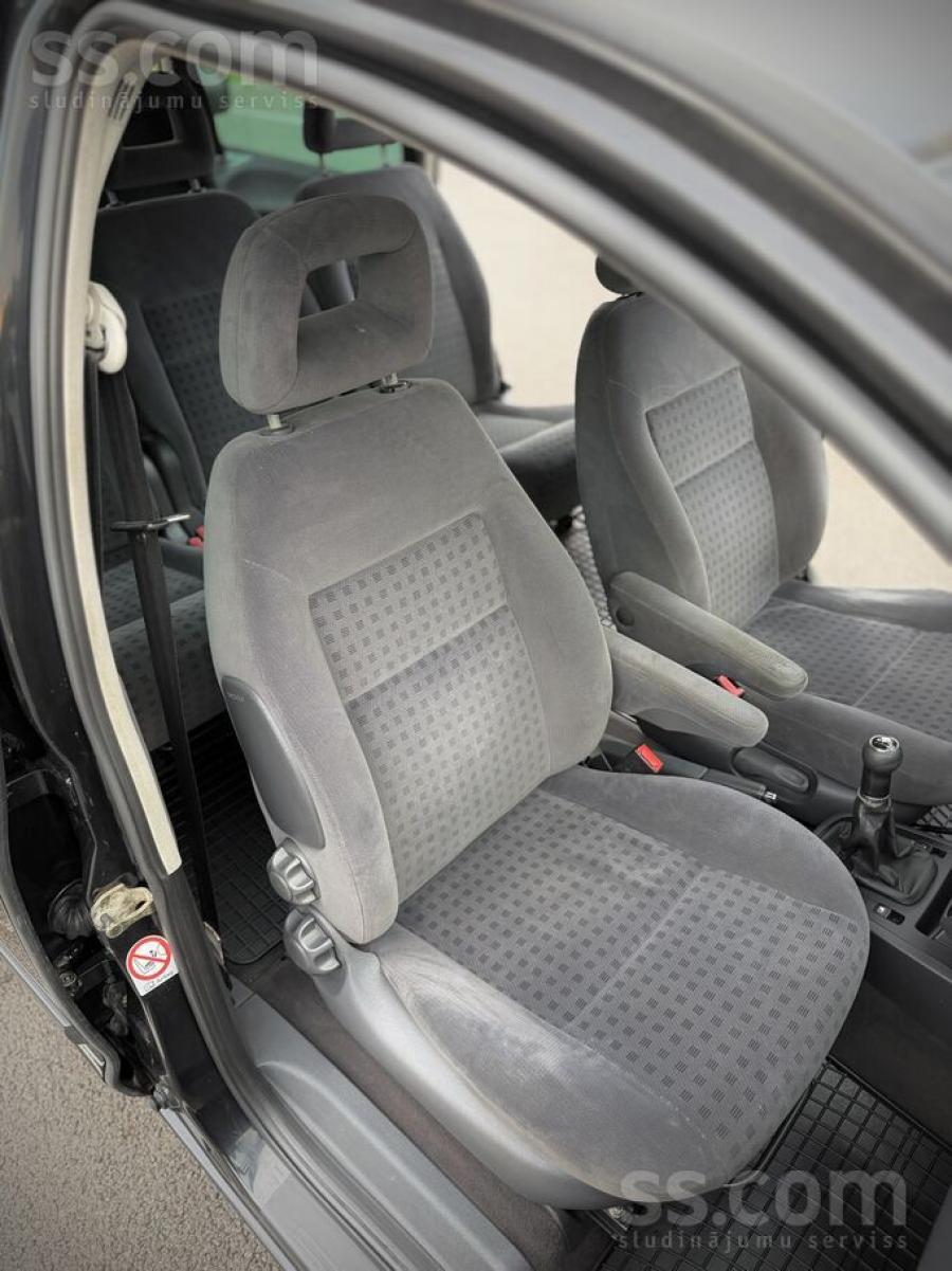 Black Volkswagen Sharan 2003 in Jelgava, with an engine capacity of 1.90 L and mileage of 352 thousand km for 3250 €, photo 27 on AUTOMOTO.COM.LV