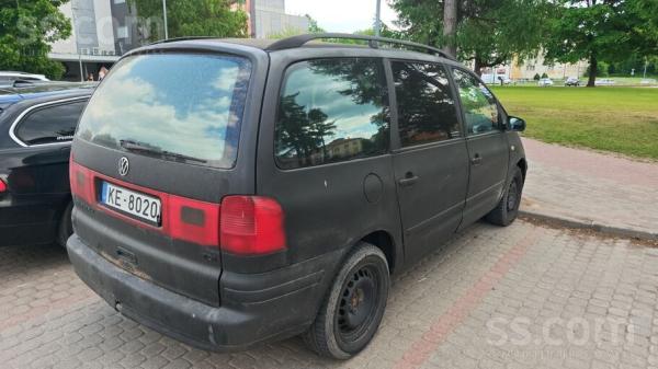 Черный Фольксваген Шаран 2003 в Валмиера, объемом двигателя 1.90 л и пробегом 360 тыс. км за 350 €, фото 3 на AUTOMOTO.COM.LV