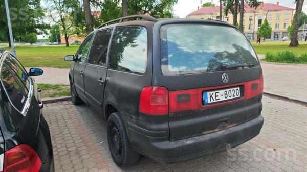 Черный Фольксваген Шаран 2003 в Валмиера, объемом двигателя 1.90 л и пробегом 360 тыс. км за 350 €, фото 4 на AUTOMOTO.COM.LV