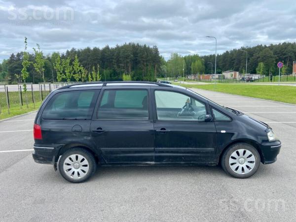 Black Volkswagen Sharan 2004 in Valmiera, with an engine capacity of 1.90 L and mileage of 405 thousand km for 13500 €, photo 2 on AUTOMOTO.COM.LV