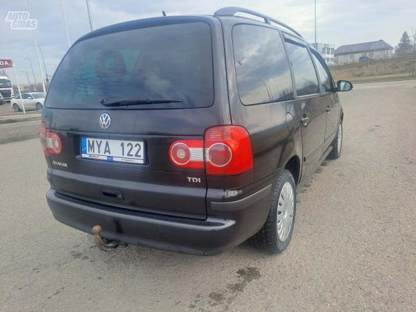 Black Volkswagen Sharan 2004 in Telschi, with an engine capacity of 1.90 L and mileage of 313 thousand km for 1850 €, photo 6 on AUTOMOTO.COM.LV