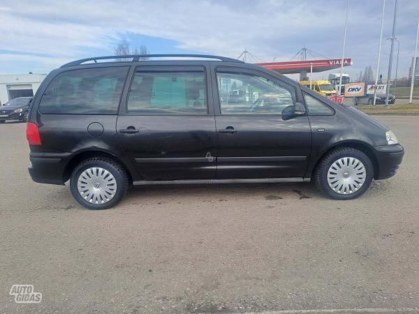 Black Volkswagen Sharan 2004 in Telschi, with an engine capacity of 1.90 L and mileage of 313 thousand km for 1850 €, photo 7 on AUTOMOTO.COM.LV