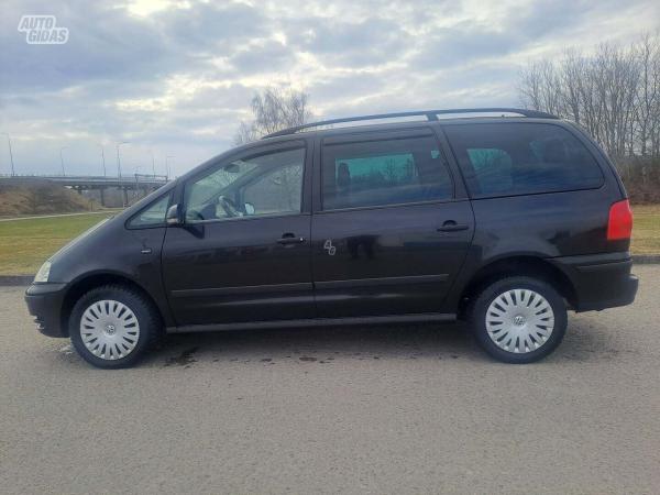 Black Volkswagen Sharan 2004 in Telschi, with an engine capacity of 1.90 L and mileage of 313 thousand km for 1850 €, photo 8 on AUTOMOTO.COM.LV
