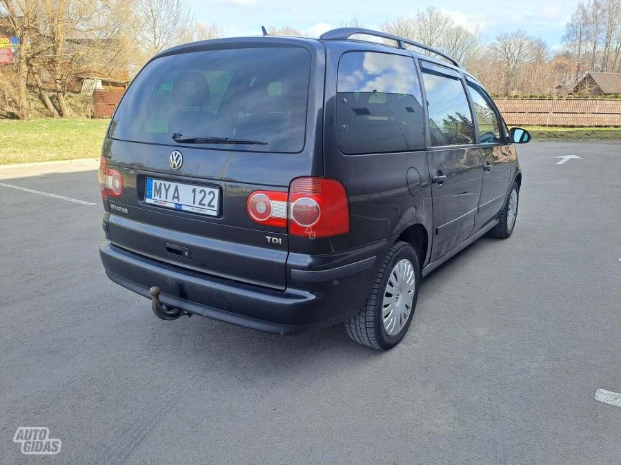 Melns Volkswagen Sharan 2004 Telšiai, ar dzinēja tilpumu 1.90 L un nobraukumu 300 tūkst. km par 1750 €, foto 7 vietnē AUTOMOTO.COM.LV
