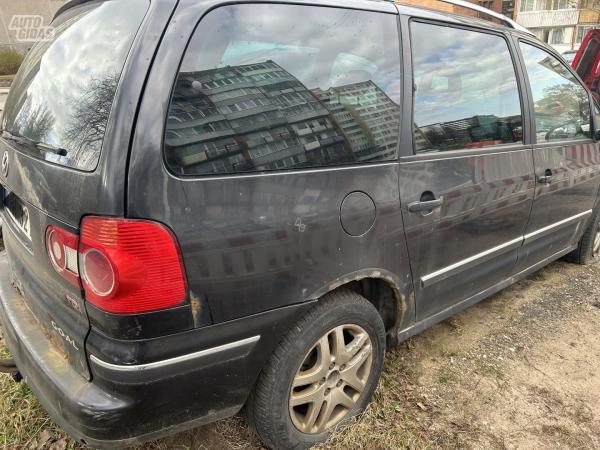 Melns Volkswagen Sharan 2004 Viļņa, ar dzinēja tilpumu 1.90 L un nobraukumu 360 tūkst. km par 490 €, foto 2 vietnē AUTOMOTO.COM.LV