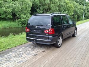 Melns Volkswagen Sharan 2004 Rēzekne, ar dzinēja tilpumu 1.90 L un nobraukumu 290 tūkst. km par 1700 €, foto 5 vietnē AUTOMOTO.COM.LV