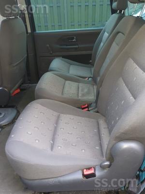 Melns Volkswagen Sharan 2004 Rēzekne, ar dzinēja tilpumu 1.90 L un nobraukumu 290 tūkst. km par 1700 €, foto 9 vietnē AUTOMOTO.COM.LV