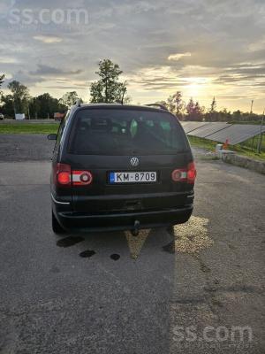 Melns Volkswagen Sharan 2004 Bauska, ar dzinēja tilpumu 1.90 L un nobraukumu 387 tūkst. km par 700 €, foto 5 vietnē AUTOMOTO.COM.LV