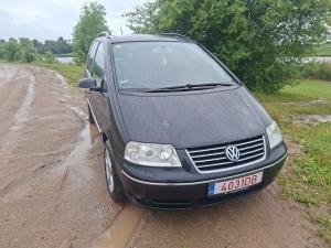 Black Volkswagen Sharan 2004 in Birstonas, with an engine capacity of 1.90 L and mileage of 348 thousand km for 2600 €, photo 4 on AUTOMOTO.COM.LV
