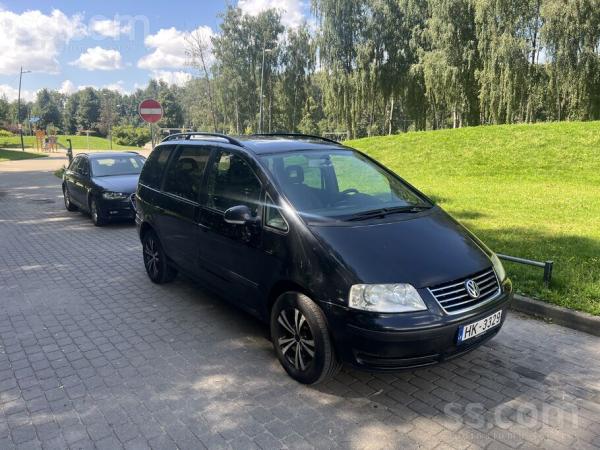 Melns Volkswagen Sharan 2004 Rīga, ar dzinēja tilpumu 1.90 L un nobraukumu 260 tūkst. km par 2300 €, foto 2 vietnē AUTOMOTO.COM.LV