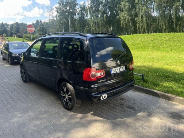 Melns Volkswagen Sharan 2004 Rīga, ar dzinēja tilpumu 1.90 L un nobraukumu 260 tūkst. km par 2300 €, foto 5 vietnē AUTOMOTO.COM.LV