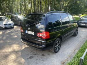 Black Volkswagen Sharan 2004 in Riga, with an engine capacity of 1.90 L and mileage of 260 thousand km for 2300 €, photo 7 on AUTOMOTO.COM.LV