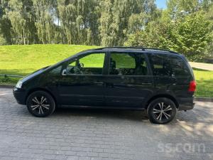 Black Volkswagen Sharan 2004 in Riga, with an engine capacity of 1.90 L and mileage of 260 thousand km for 2300 €, photo 8 on AUTOMOTO.COM.LV
