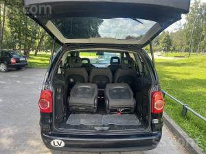 Black Volkswagen Sharan 2004 in Riga, with an engine capacity of 1.90 L and mileage of 260 thousand km for 2300 €, photo 14 on AUTOMOTO.COM.LV