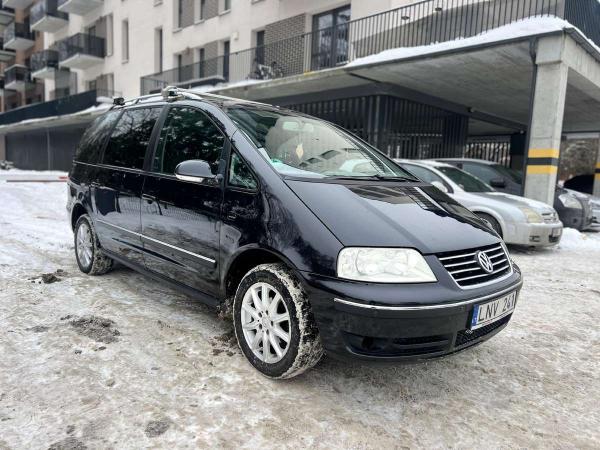 Black Volkswagen Sharan 2005 in Vilnius, with an engine capacity of 1.90 L and mileage of 337 thousand km for 2450 €, photo 3 on AUTOMOTO.COM.LV