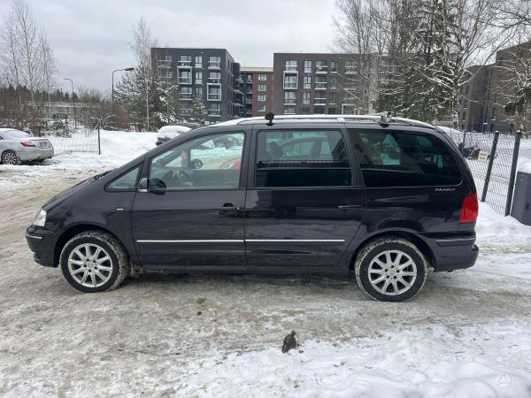 Black Volkswagen Sharan 2005 in Vilnius, with an engine capacity of 1.90 L and mileage of 337 thousand km for 2450 €, photo 8 on AUTOMOTO.COM.LV