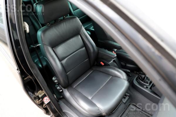 Black Volkswagen Sharan 2005 in Tukums, with an engine capacity of 1.90 L and mileage of 348 thousand km for 3850 €, photo 7 on AUTOMOTO.COM.LV