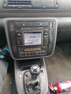 Melns Volkswagen Sharan 2005 Panevēža, ar dzinēja tilpumu 1.90 L un nobraukumu 387 tūkst. km par 2400 €, foto 7 vietnē AUTOMOTO.COM.LV