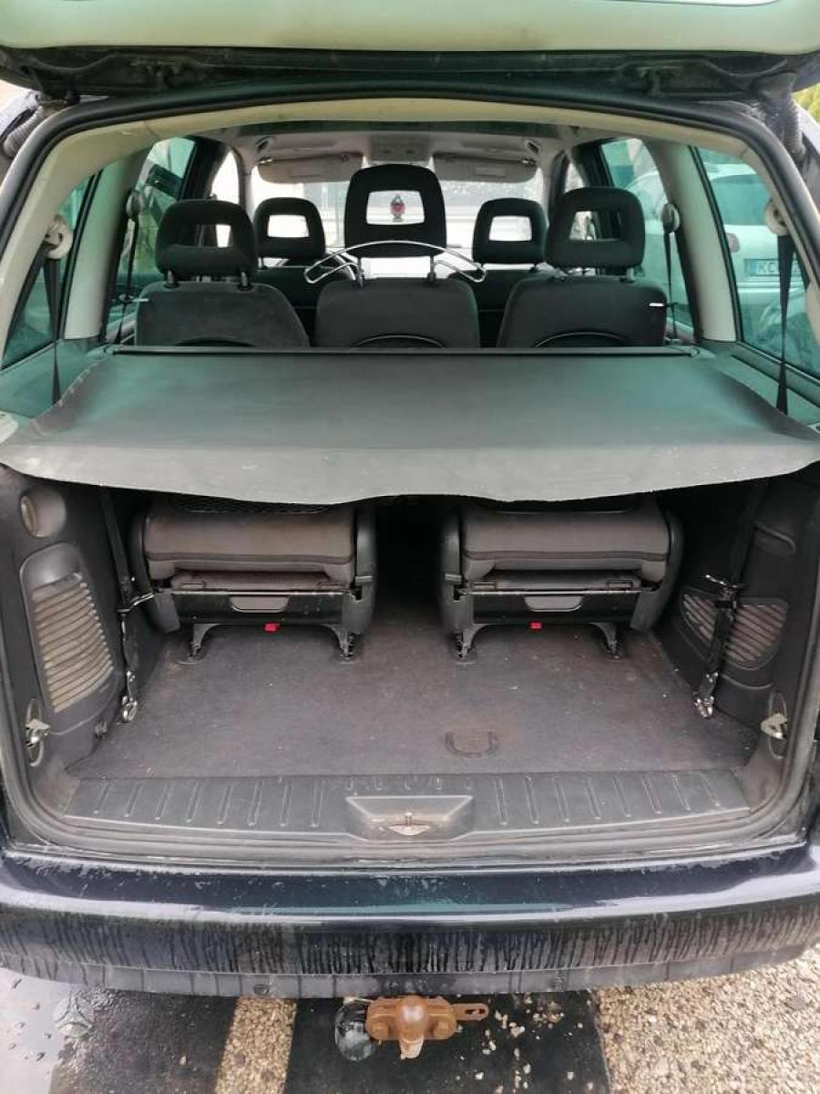 Melns Volkswagen Sharan 2005 Panevēža, ar dzinēja tilpumu 1.90 L un nobraukumu 387 tūkst. km par 2400 €, foto 9 vietnē AUTOMOTO.COM.LV