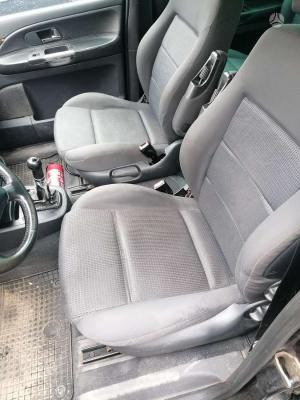 Melns Volkswagen Sharan 2005 Panevēža, ar dzinēja tilpumu 1.90 L un nobraukumu 387 tūkst. km par 2400 €, foto 10 vietnē AUTOMOTO.COM.LV