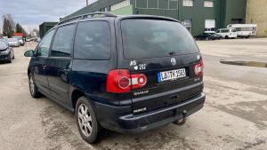 Black Volkswagen Sharan 2006 in Telschi, with an engine capacity of 1.97 L and mileage of 247 thousand km for 2900 €, photo 3 on AUTOMOTO.COM.LV