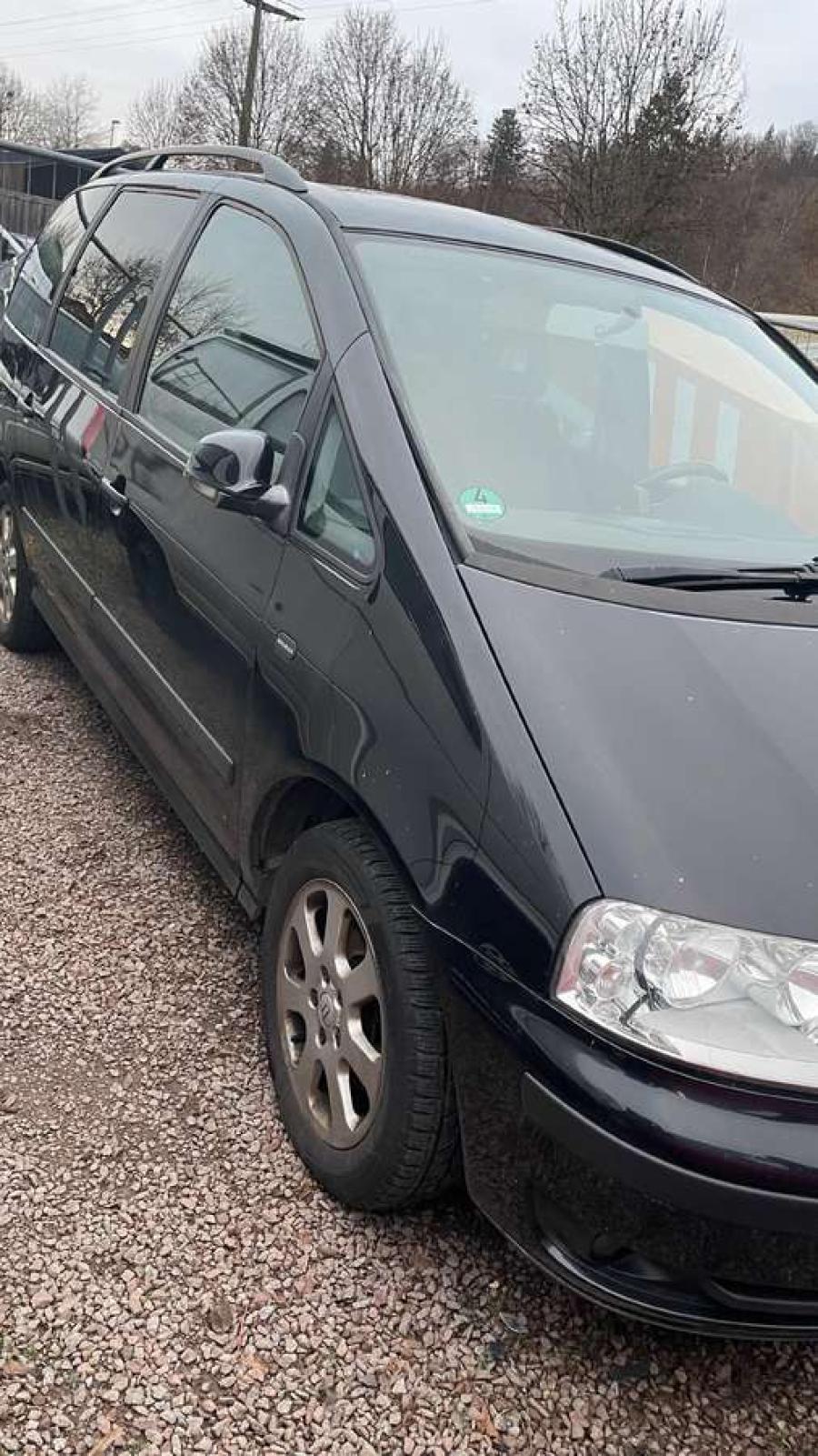Black Volkswagen Sharan 2006 in Telschi, with an engine capacity of 1.97 L and mileage of 247 thousand km for 2900 €, photo 12 on AUTOMOTO.COM.LV
