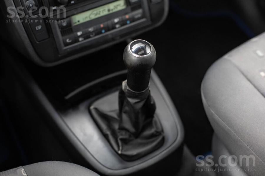 Melns Volkswagen Sharan 2006 Rīga, ar dzinēja tilpumu 2.00 L un nobraukumu 423 tūkst. km par 3490 €, foto 22 vietnē AUTOMOTO.COM.LV