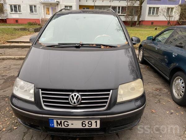 Black Volkswagen Sharan 2006 in Riga, with an engine capacity of 2.00 L and mileage of 350 thousand km for 1600 €, photo 3 on AUTOMOTO.COM.LV
