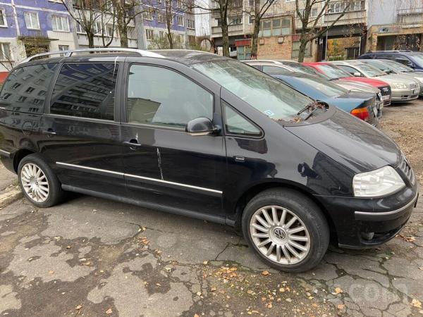 Black Volkswagen Sharan 2006 in Riga, with an engine capacity of 2.00 L and mileage of 350 thousand km for 1600 €, photo 4 on AUTOMOTO.COM.LV