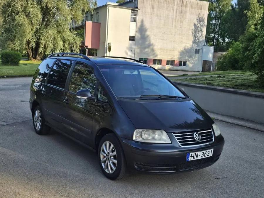 Melns Volkswagen Sharan 2006 Jēkabpils, ar dzinēja tilpumu 1.90 L un nobraukumu 344 tūkst. km par 1390 €, foto 4 vietnē AUTOMOTO.COM.LV