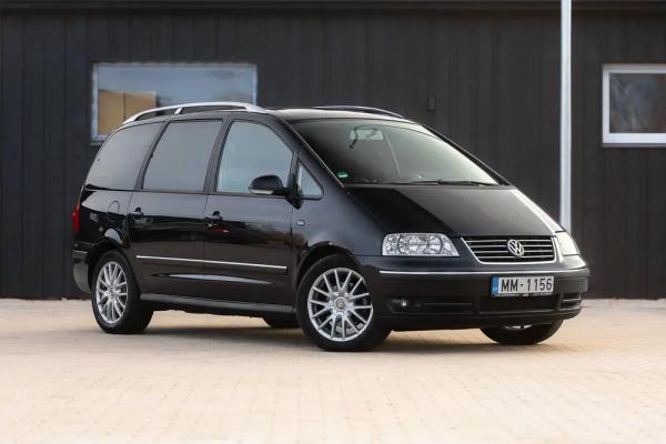 Black Volkswagen Sharan 2006 in Jelgava, with an engine capacity of 2.00 L and mileage of 225 thousand km for 3200 €, photo 2 on AUTOMOTO.COM.LV