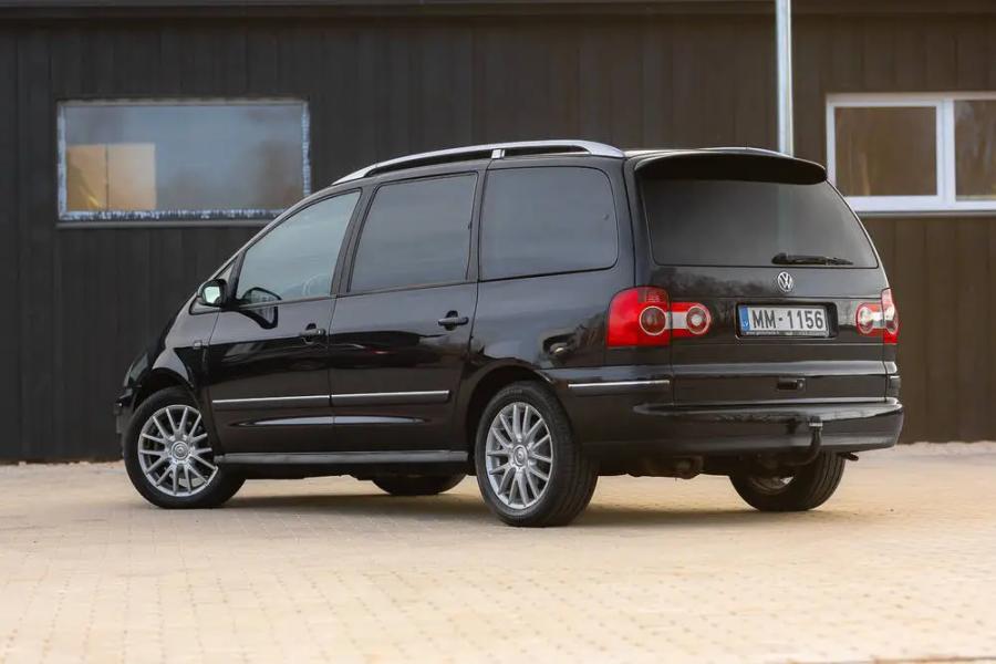 Melns Volkswagen Sharan 2006 Jelgava, ar dzinēja tilpumu 2.00 L un nobraukumu 225 tūkst. km par 3200 €, foto 5 vietnē AUTOMOTO.COM.LV