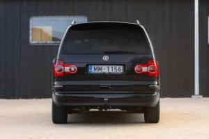 Melns Volkswagen Sharan 2006 Jelgava, ar dzinēja tilpumu 2.00 L un nobraukumu 225 tūkst. km par 3200 €, foto 7 vietnē AUTOMOTO.COM.LV