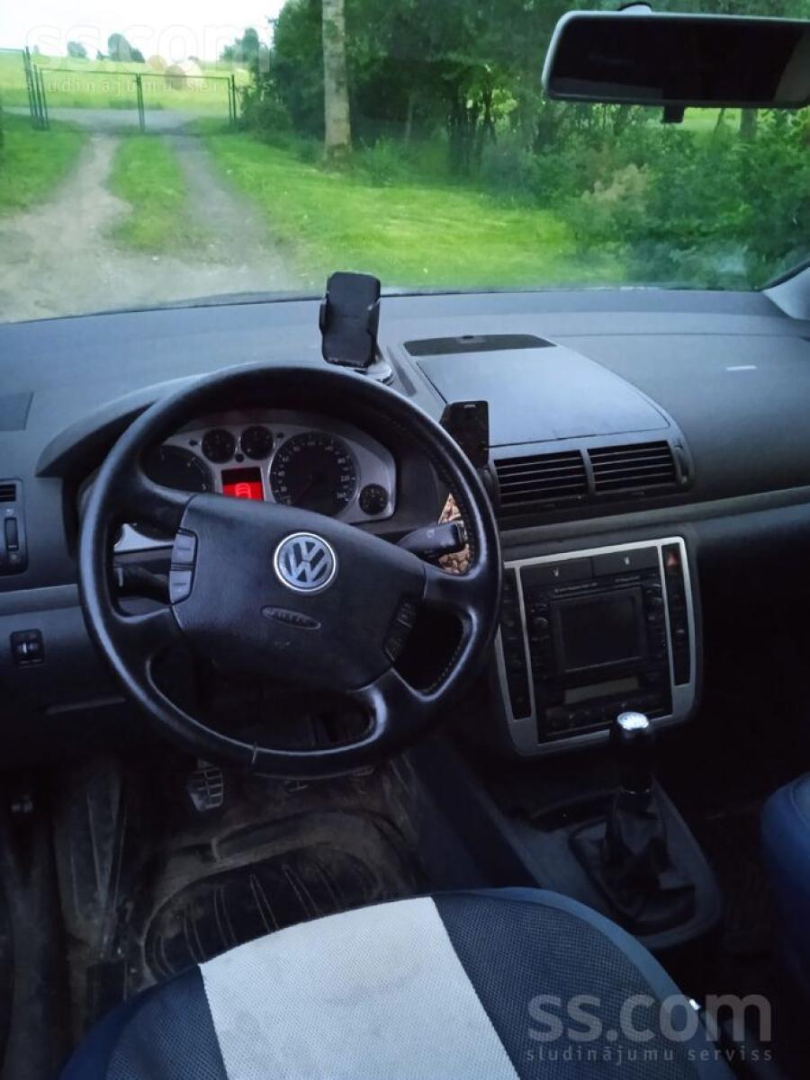 Black Volkswagen Sharan 2006 in Kuldiga, with an engine capacity of 2.00 L and mileage of 332 thousand km for 1200 €, photo 3 on AUTOMOTO.COM.LV