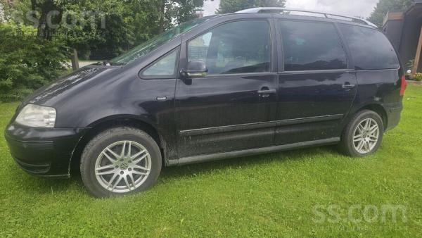 Black Volkswagen Sharan 2006 in Cesis, with an engine capacity of 1.90 L and mileage of 562 thousand km for 1400 €, photo 1 on AUTOMOTO.COM.LV