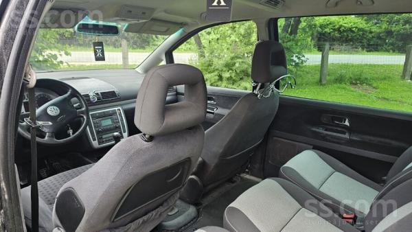 Black Volkswagen Sharan 2006 in Cesis, with an engine capacity of 1.90 L and mileage of 562 thousand km for 1400 €, photo 6 on AUTOMOTO.COM.LV