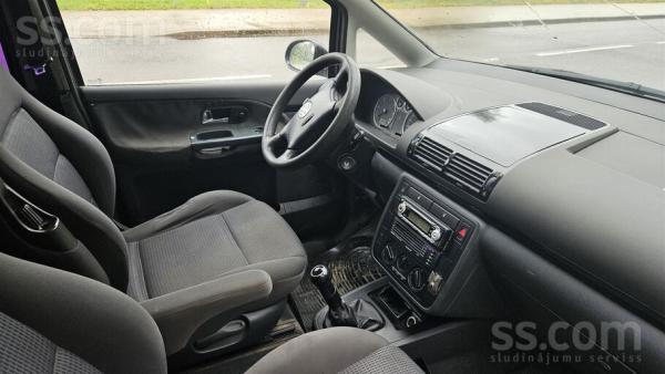 Melns Volkswagen Sharan 2006 Jēkabpils, ar dzinēja tilpumu 1.90 L un nobraukumu 356 tūkst. km par 1500 €, foto 6 vietnē AUTOMOTO.COM.LV
