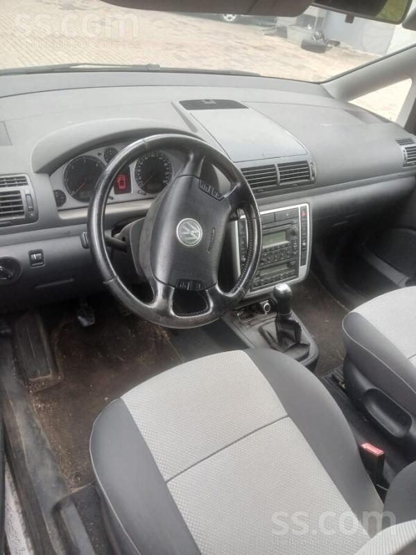 Black Volkswagen Sharan 2006 in Dobele, with an engine capacity of 2.00 L and mileage of 316 thousand km for 2200 €, photo 5 on AUTOMOTO.COM.LV