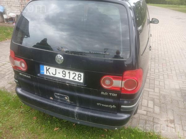 Black Volkswagen Sharan 2006 in Dobele, with an engine capacity of 2.00 L and mileage of 316 thousand km for 2200 €, photo 6 on AUTOMOTO.COM.LV