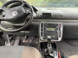 Black Volkswagen Sharan 2006 in Jelgava, with an engine capacity of 2.00 L and mileage of 370 thousand km for 2400 €, photo 7 on AUTOMOTO.COM.LV