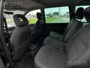 Black Volkswagen Sharan 2007 in Jelgava, with an engine capacity of 2.00 L and mileage of 437 thousand km for 2500 €, photo 9 on AUTOMOTO.COM.LV