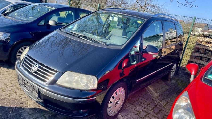 Melns Volkswagen Sharan 2007 Telšiai, ar dzinēja tilpumu 1.97 L un nobraukumu 255 tūkst. km par 3200 €, foto 1 vietnē AUTOMOTO.COM.LV