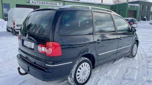 Black Volkswagen Sharan 2007 in Telschi, with an engine capacity of 1.97 L and mileage of 255 thousand km for 3000 €, photo 5 on AUTOMOTO.COM.LV
