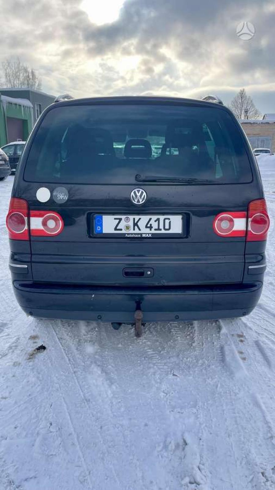 Black Volkswagen Sharan 2007 in Telschi, with an engine capacity of 1.97 L and mileage of 255 thousand km for 3000 €, photo 6 on AUTOMOTO.COM.LV