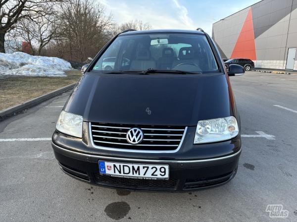 Black Volkswagen Sharan 2007 in Pasvalys, with an engine capacity of 2.00 L and mileage of 264 thousand km for 3150 €, photo 2 on AUTOMOTO.COM.LV