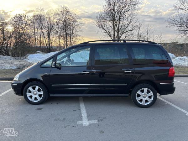 Black Volkswagen Sharan 2007 in Pasvalys, with an engine capacity of 2.00 L and mileage of 264 thousand km for 3150 €, photo 3 on AUTOMOTO.COM.LV