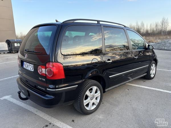 Black Volkswagen Sharan 2007 in Pasvalys, with an engine capacity of 2.00 L and mileage of 264 thousand km for 3150 €, photo 5 on AUTOMOTO.COM.LV