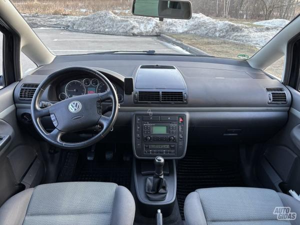 Black Volkswagen Sharan 2007 in Pasvalys, with an engine capacity of 2.00 L and mileage of 264 thousand km for 3150 €, photo 8 on AUTOMOTO.COM.LV