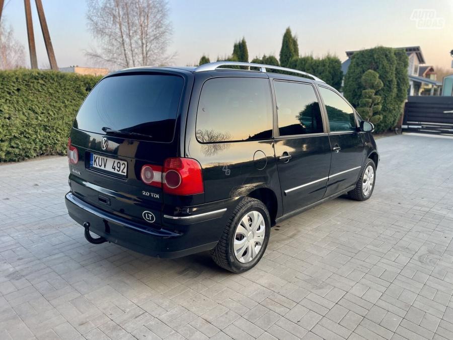 Melns Volkswagen Sharan 2007 Viļņa, ar dzinēja tilpumu 2.00 L un nobraukumu 264 tūkst. km par 2400 €, foto 2 vietnē AUTOMOTO.COM.LV