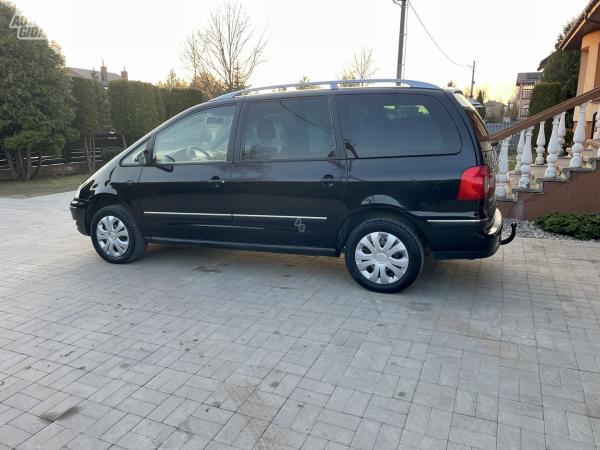 Black Volkswagen Sharan 2007 in Vilnius, with an engine capacity of 2.00 L and mileage of 264 thousand km for 2400 €, photo 5 on AUTOMOTO.COM.LV